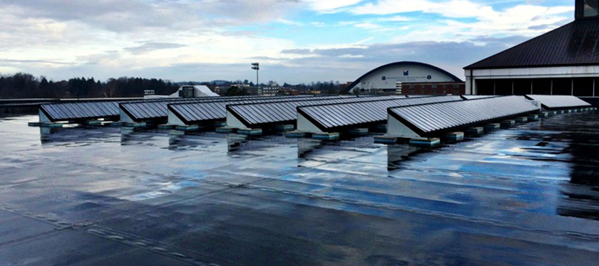 Rooftop SolarDuct Air Heating - SolarWall